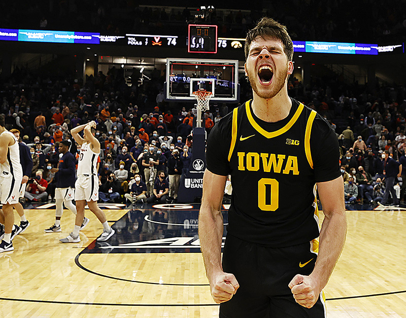 Toussaint jumper lifts Iowa past Virginia | News, Sports, Jobs - Times ...